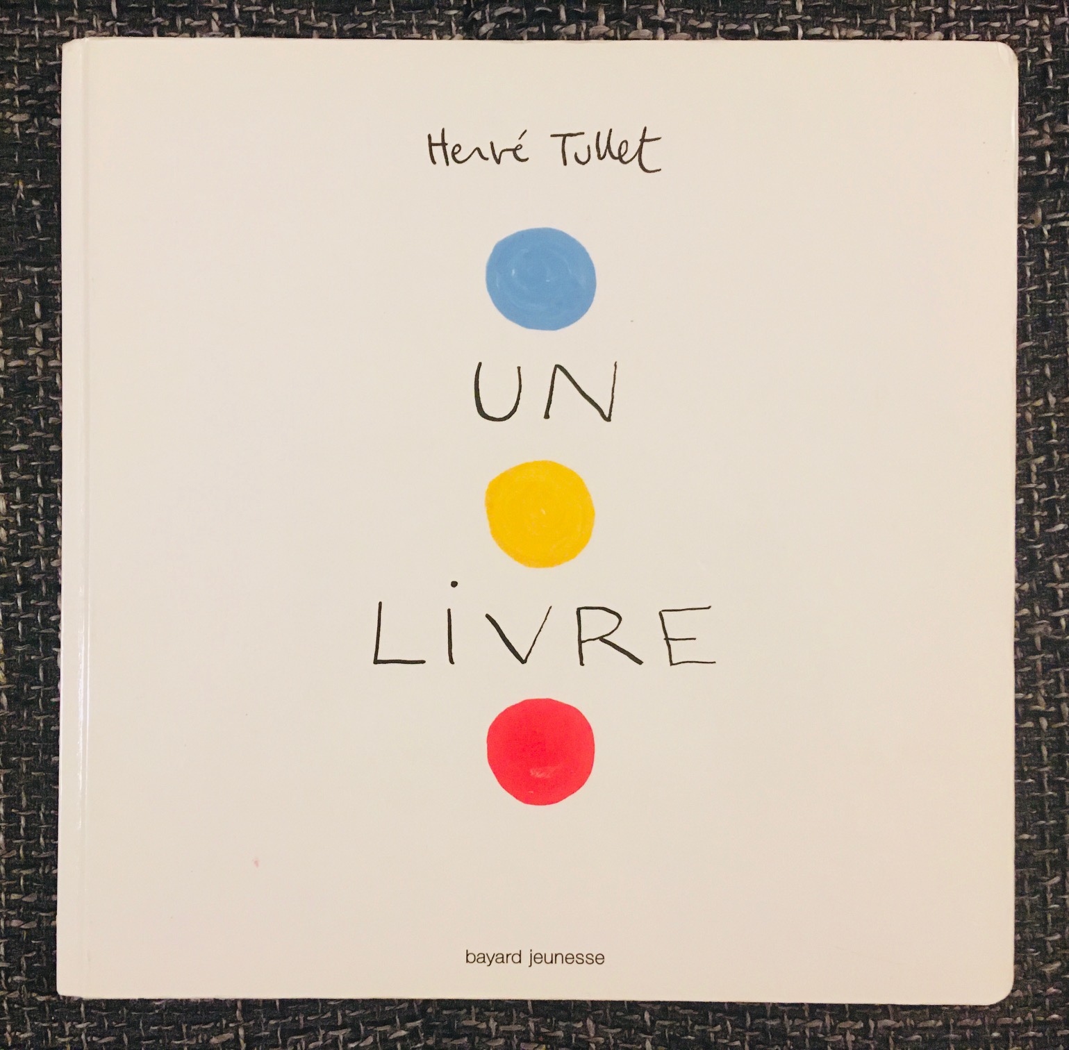 Un livre, de Hervé Tullet (Bayard Jeunesse, 2010) – L'île aux trésors ...